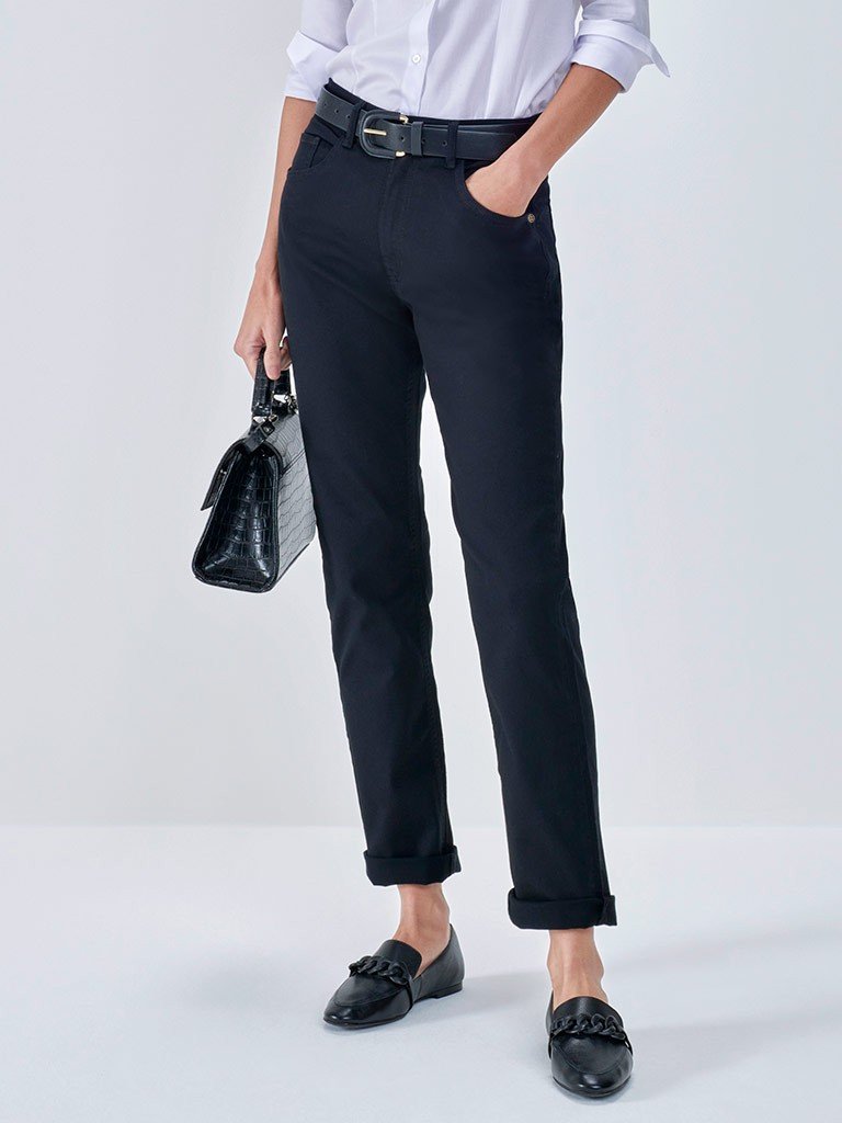 Calça Reta de Sarja Preta Oana